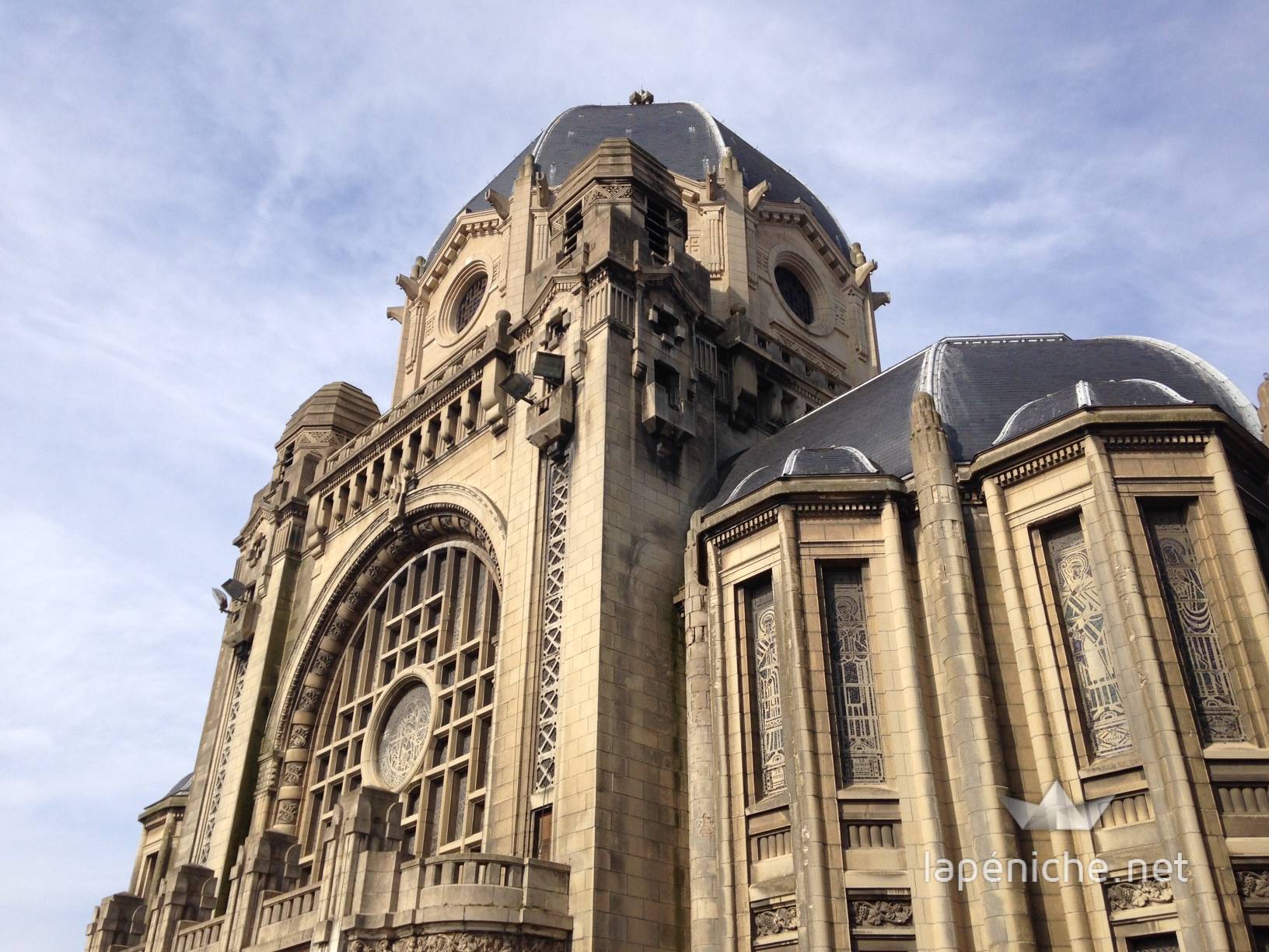 Un an après la victoire du FN, en immersion à Hénin-Beaumont avec ...